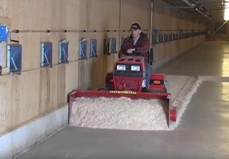 Spread-Rite Shaving Spreaders – Bedding Barns Fast!